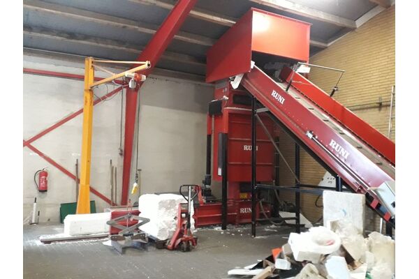 Silkeborg Recycling Station - Compacting EPS - RUNI A/S