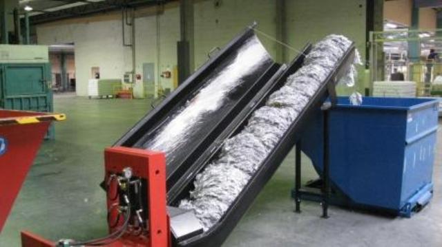 Bed Springs Compacted in screw compactor - RUNI