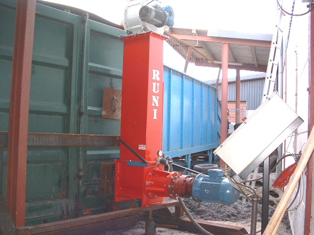 Compacting textile from tyres in a screw compactor - RUNI